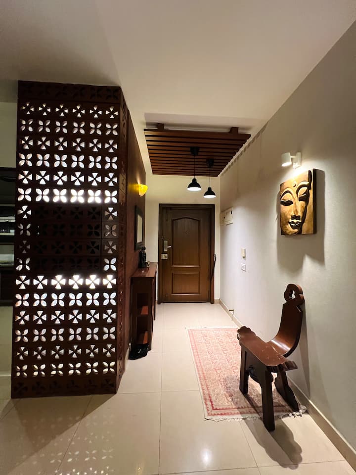 Luxury, Urban, Modern Abode! -