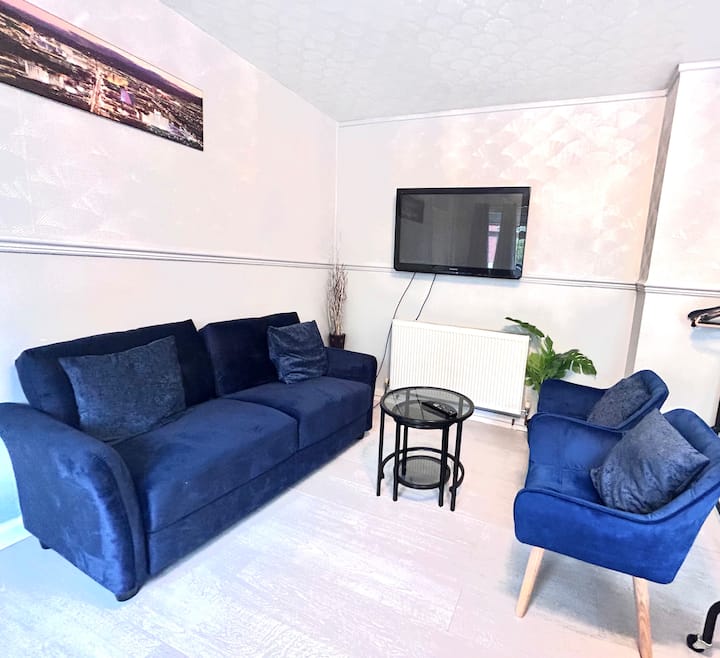 3 Bedroom Flat With Parking Central Birmingham - Birmingham