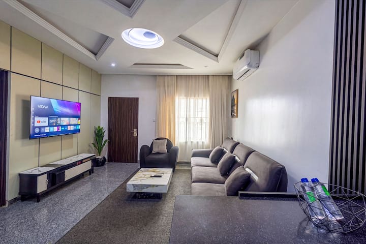 Fully Equipped 1br| On-site Team +Fast Wifi - Abuja
