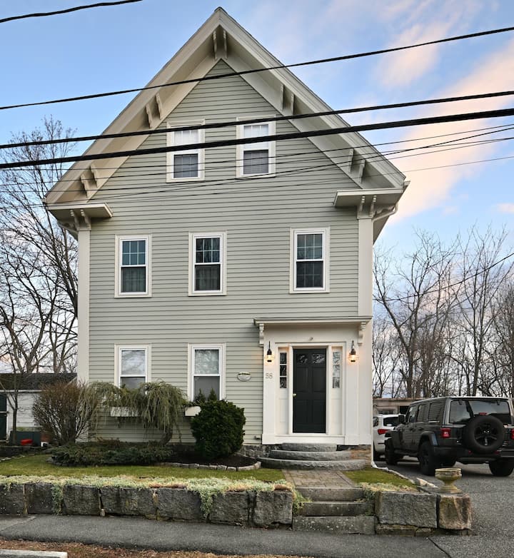 Charming Completely Renovated Marblehead Apartment - Marblehead, MA