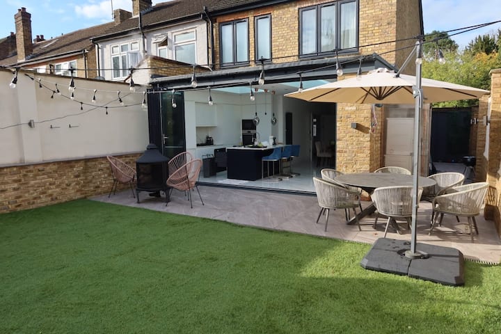 Lux Spacious 4-bedroom In Uxbridge - Hertfordshire