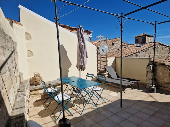 Duplex Et Terrasse En Plein Ciel De Méditerranée - Saint-Gilles, France