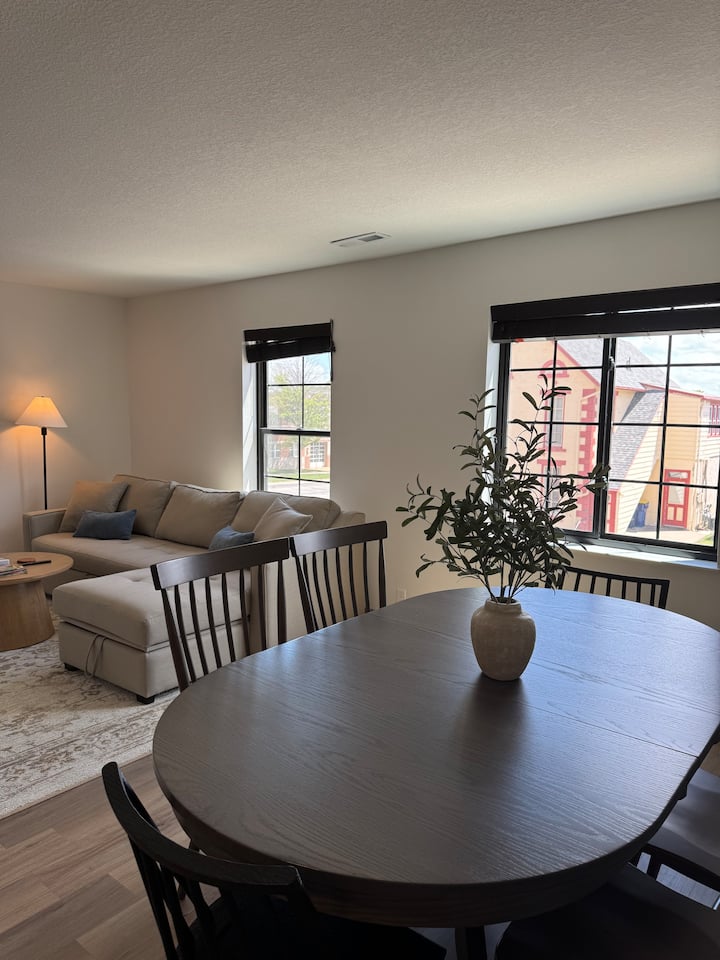 Downtown Pella Condo | Walk To Shops & Dining - Lake Red Rock, IA