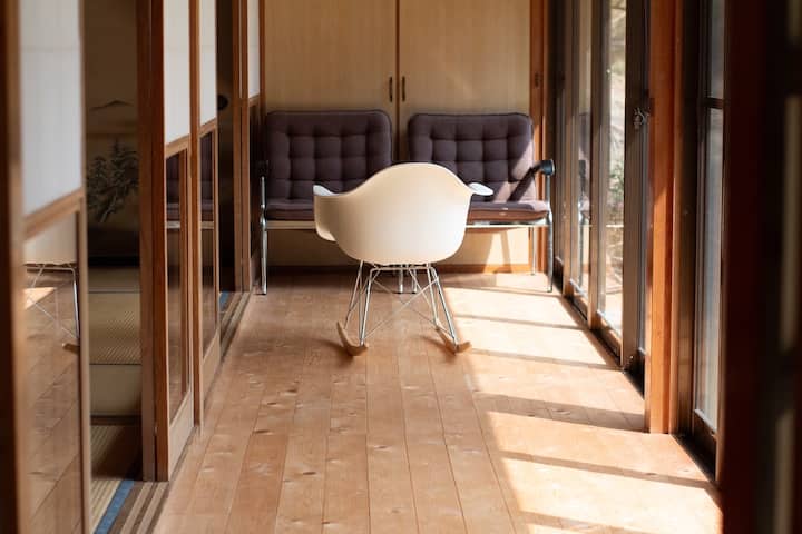 樹々の息吹と開放的なプライベート空間をゆったり味わう。ウッドデッキ付貸切一軒家。 - 矢板市