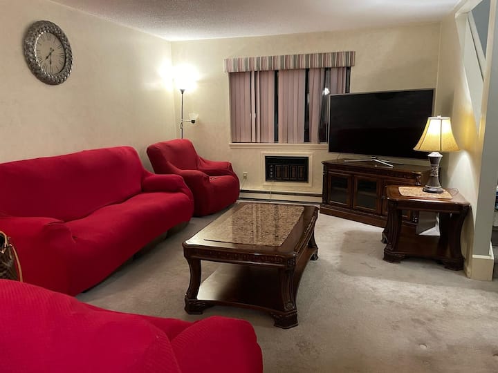 Full Condo In Quiet Area. - Waterbury, CT