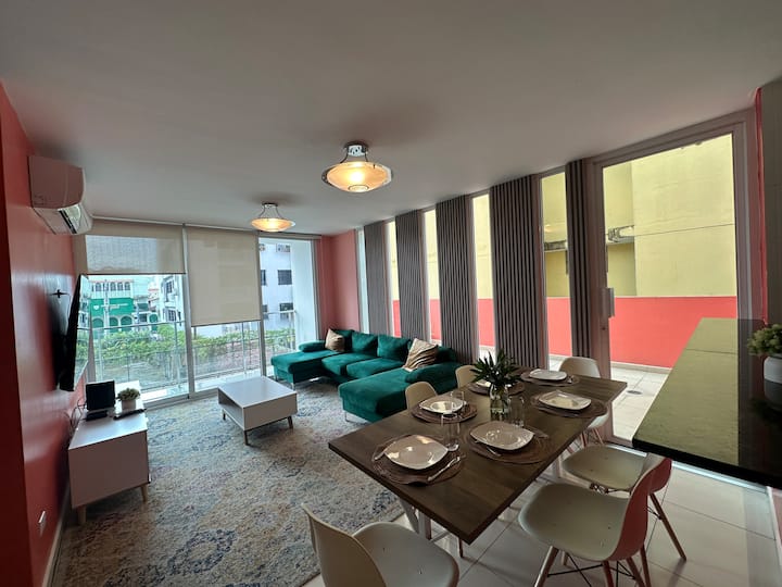 1b - Colorfull Splash Private Terrace - 4br - Panama City