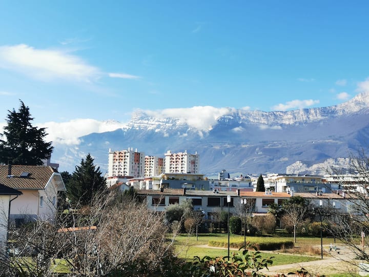 Proche De Grenoble Vue Sur Massif Du Vercors - Échirolles