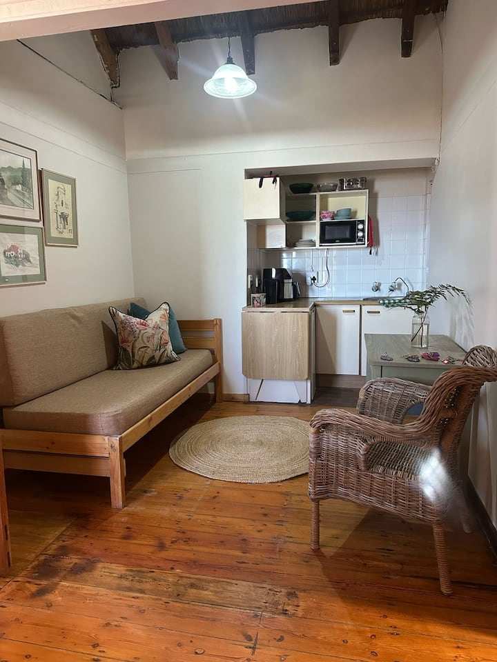 Far Niente Beachfront Guesthouse (1 Bedroom  Unit) - Victoria Bay