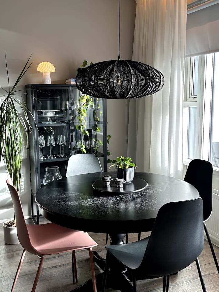 Modern Apartment Nearby The City Center - Reykjavík