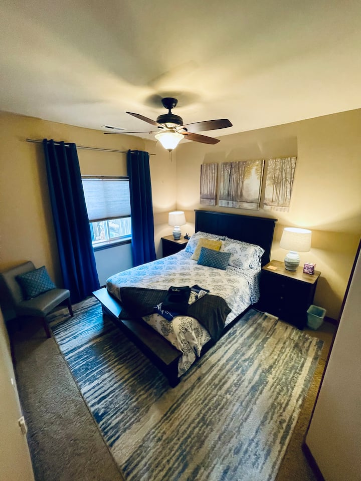 [Shared] Oasis Executive Suite: Heated Pool & Spa - Pasco, WA