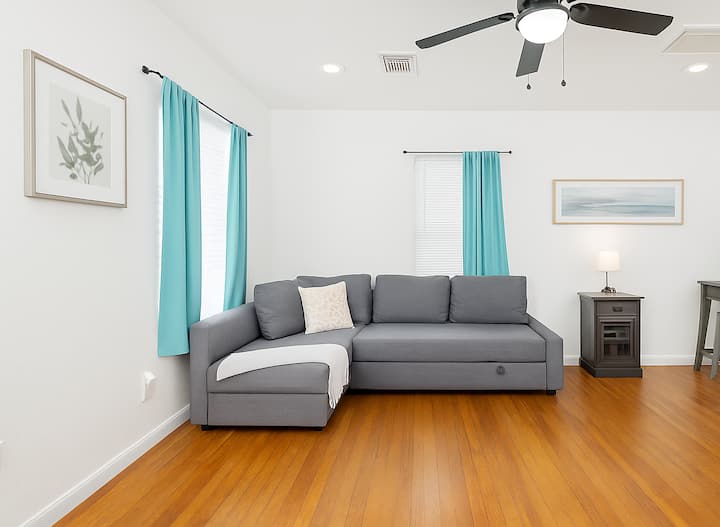 Extended Stay | Clean, Cozy & Close To Everything - Thousand Oaks – San Antonio
