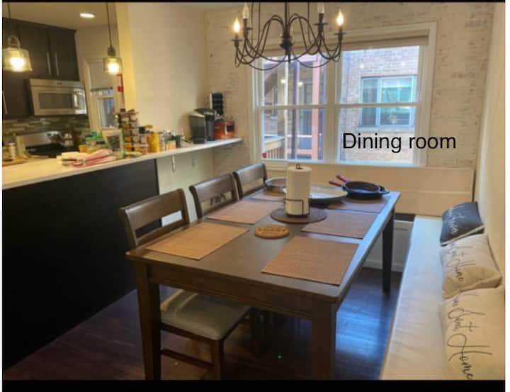 Cozy Private Basement Room | Mini Fridge | Tv - Evanston, IL