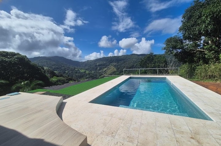 Cabaña Conífera Makambú Cerca De Playa Y  Nauyaca. - Costa Rica
