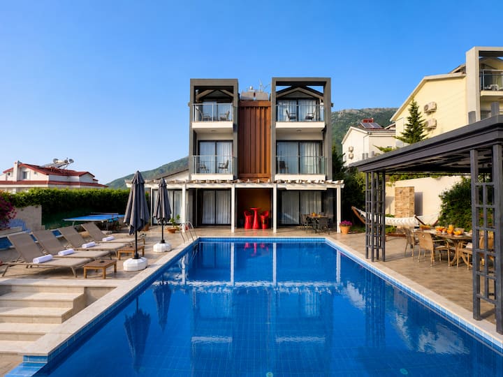 ÖLüdeniz' De 4 Yatak Odalı Villa - Ölüdeniz