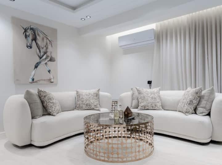 شقة فخمة دخول ذاتي حي العقيق 14 - Riyadh