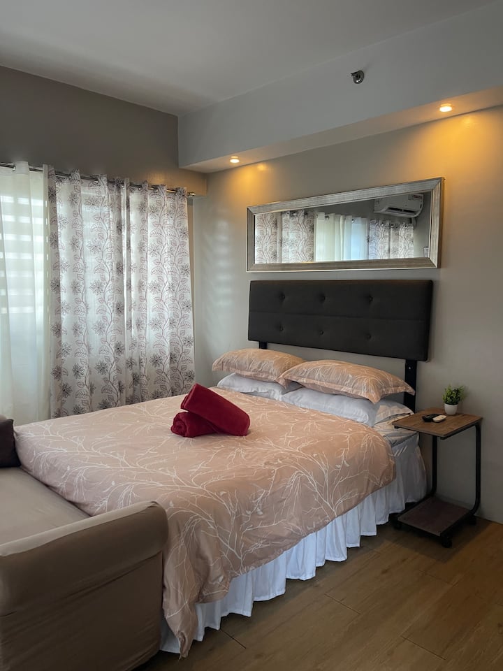 Monte Carlo Condotel | Netflix & City View I - Marikina