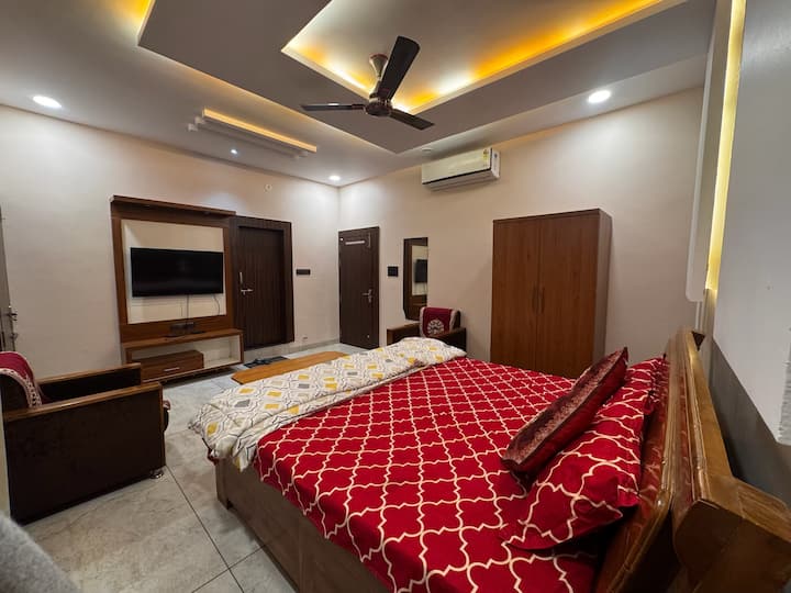 Riverfront By Usha Grande
4bhk Private Penthouse - Ujjain
