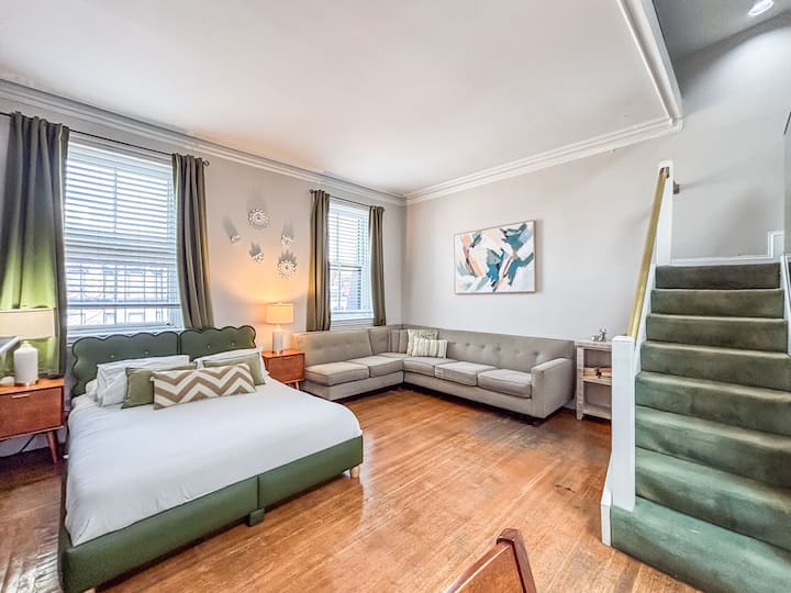 (J9) Best Location! 2beds, Top Floor, Back Bay! - North End - Boston