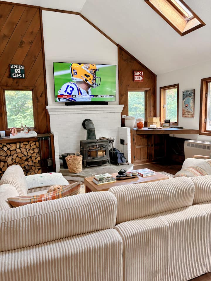 5 Min To Mountain | Hot Tub, Arcade | Renovated - Killington, VT