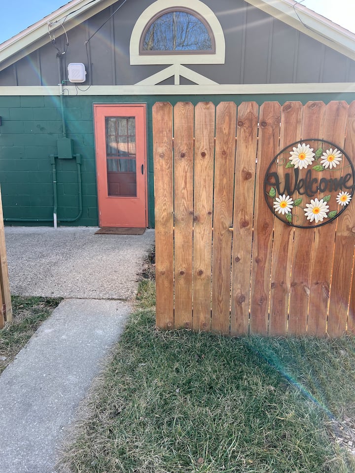 Treehouse & Bunkhouse - Indianapolis, IN