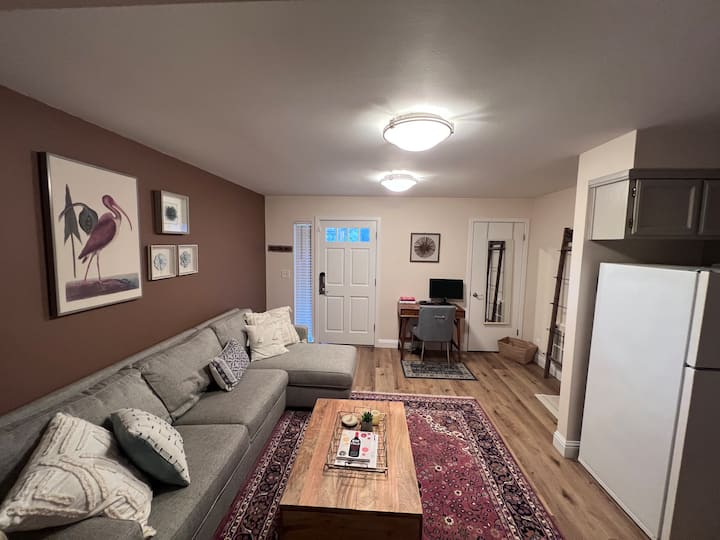 Private Suburb Unit W/ Kitchen - San Rafael, CA