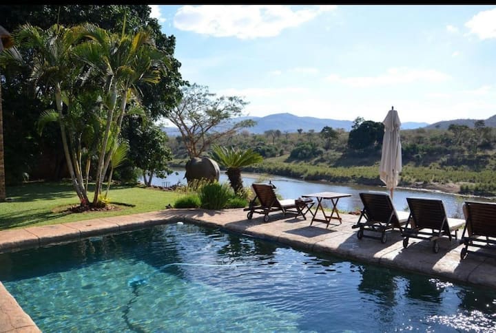 Khandizwe Kruger Villa - Malelane