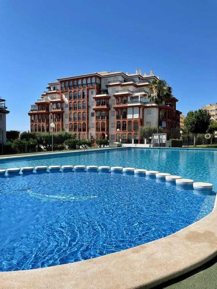 Földszinti Apartman  Terasszal Kapcsolat A Kerttel - Torrevieja