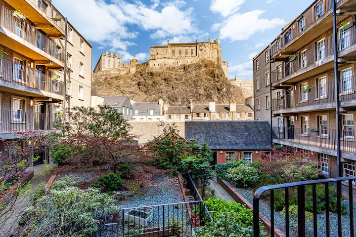 Grassmarket Apartment With Amazing Castle View - Edinburgh