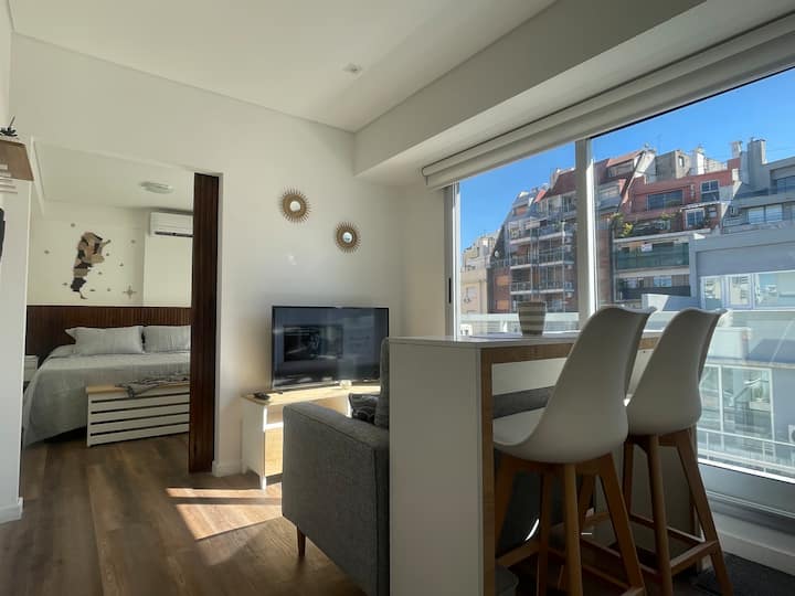 Encantador Departamento, Todo Luz, Edificio Nuevo. - Argentina