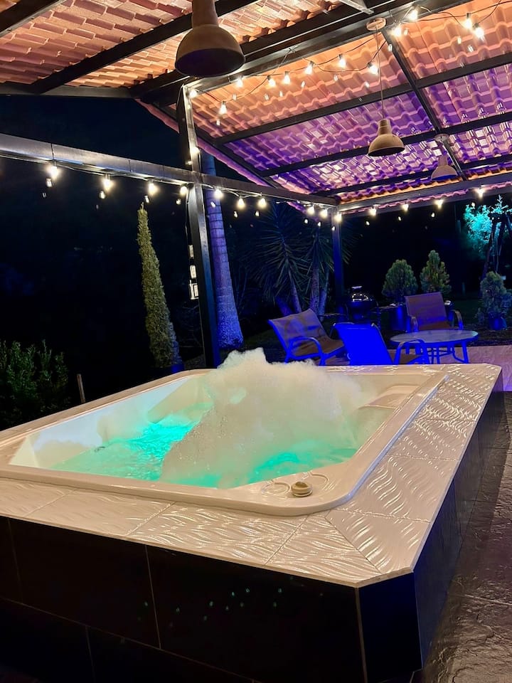 Private Countryside Retreat Jacuzzi & Scenic Views - Pereira