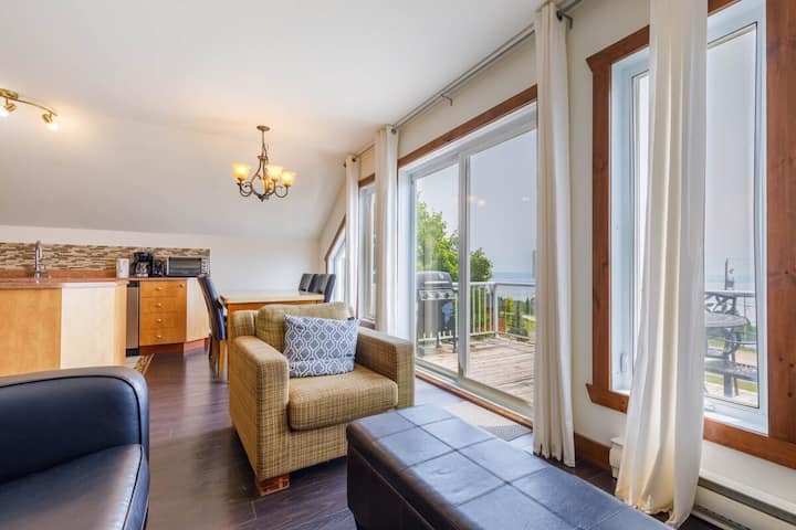 Condo 14h: Vue Et Terrasse Sur Le Fleuve - Charlevoix Regional County Municipality