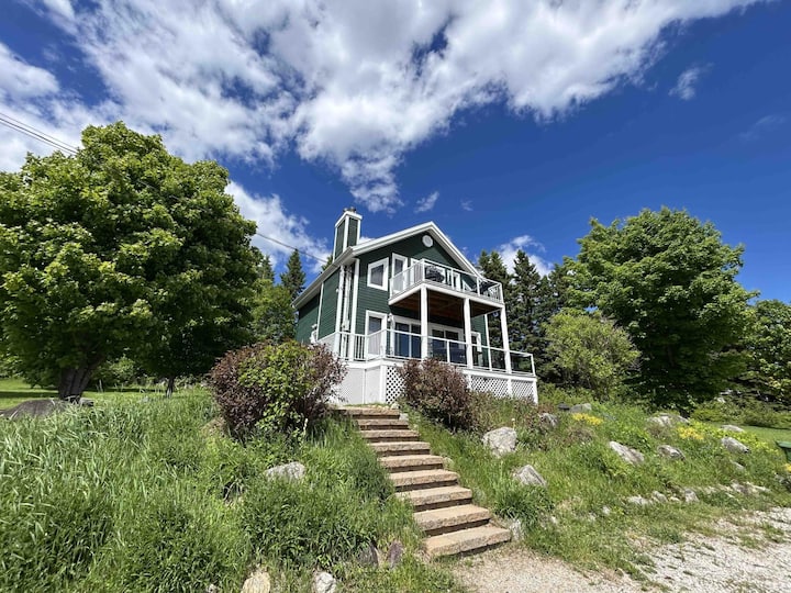 Condo 14h: Vue Et Terrasse Sur Le Fleuve - Charlevoix