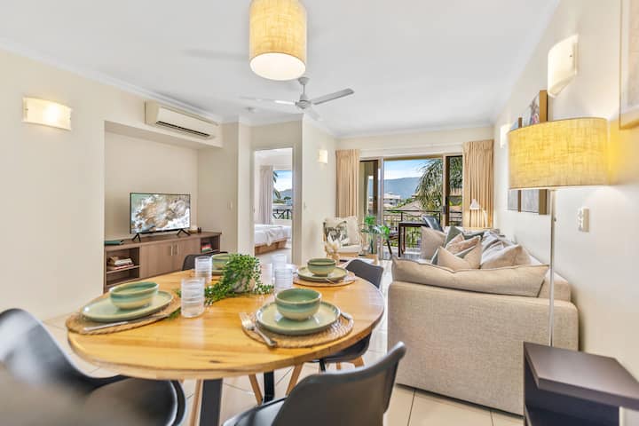 Poolside Paradise Cairns I 9 Pools, Bbq & Gym - Cairns