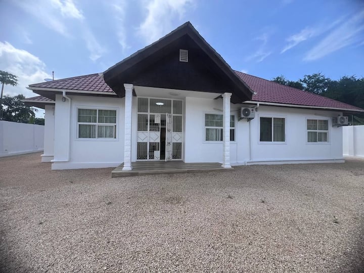 Sasha House: Your Private Gated 3-bedroom Oasis - Zanzibar