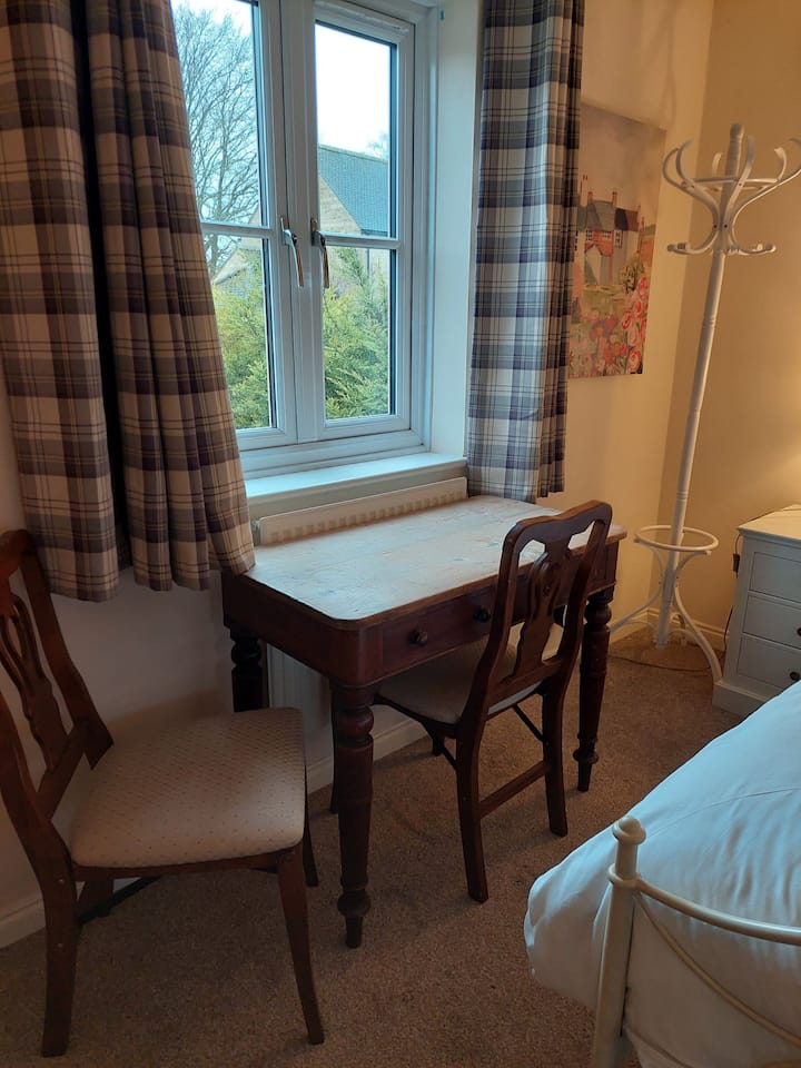 The Nest
(King Size Bed) - Bibury