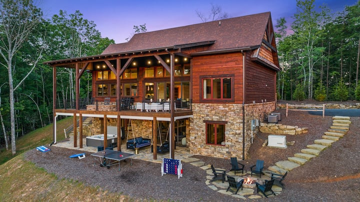Elevated Rustic Retreat: Views, Hottub, Games, Ev - Mineral Bluff, GA