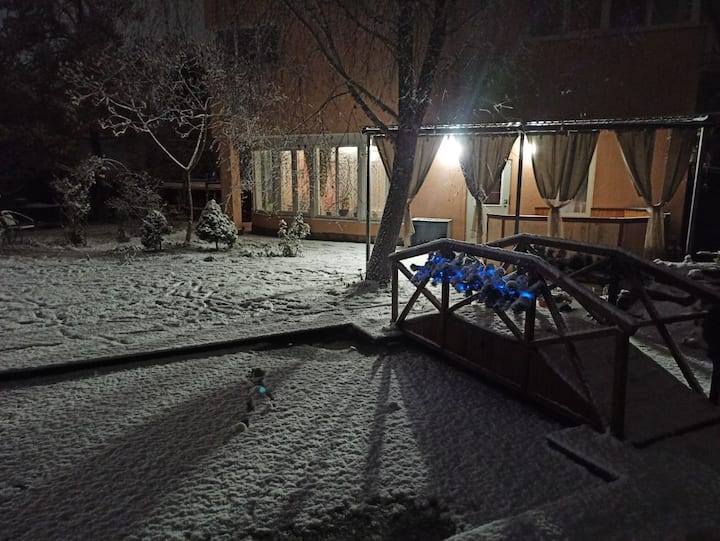 Комфортний відпочинок посеред парку - Kiev