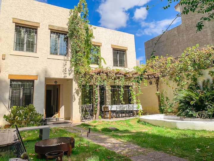 Casa Avellaneda | 12 Pax • A 6 Cuadras Arístides - Mendoza