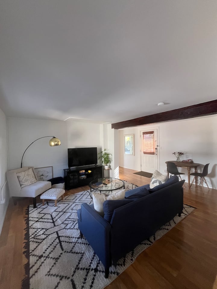 The Belmont Loft ~ 15 Min Walk Downtown, Free Park - Charlottesville, VA