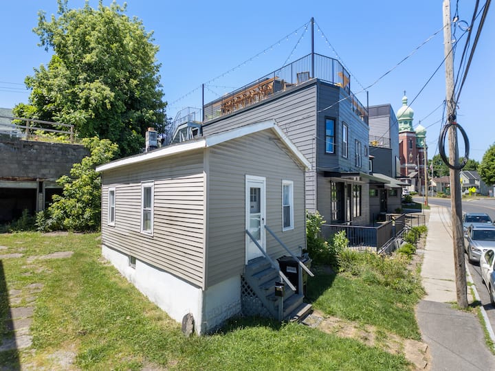 Tipp Of The Hill Retreat: Tipperary Hill Home - Syracuse