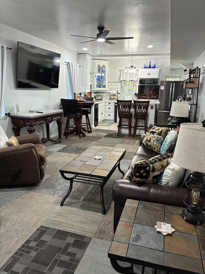 Rosedale Hills Stone Villa #2 - Kansas City, KS