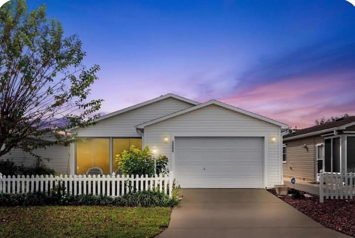 Magical Village Oasis/golf Cart - The Villages, FL