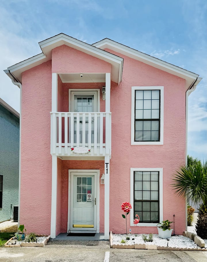 The Pink House 2b/2.5bth Gulf View 2m Walk>beach - Panama City Beach, FL