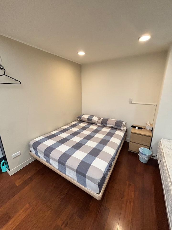 台北 西門町 Extra Large Space 電梯4f 近地鐵/西門町夜市/洗衣機/對外窗 - Taïwan