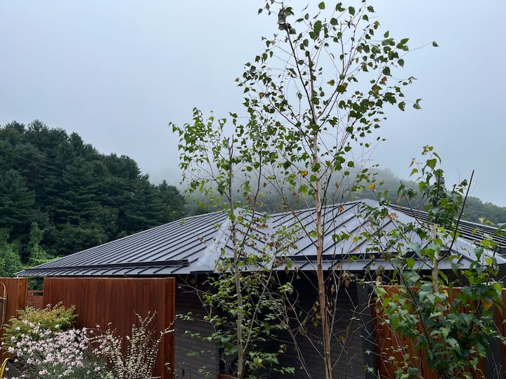 스테이 산하
독채_자쿠지_바베큐_설경_삼악산&북한강뷰_차실 - Chuncheon-si