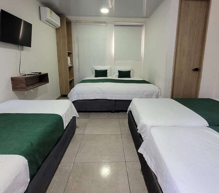 Room 202: Amplia Suite Grupal - Capacidad Para 5 - Puerto Colombia