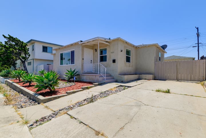 Modern Retreat W Pool, Game Room - La Mesa, CA