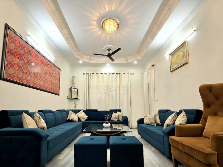 Kanwar Homestay
Posh/wi-fi/parking/kitchen/gardens - アムリトサル