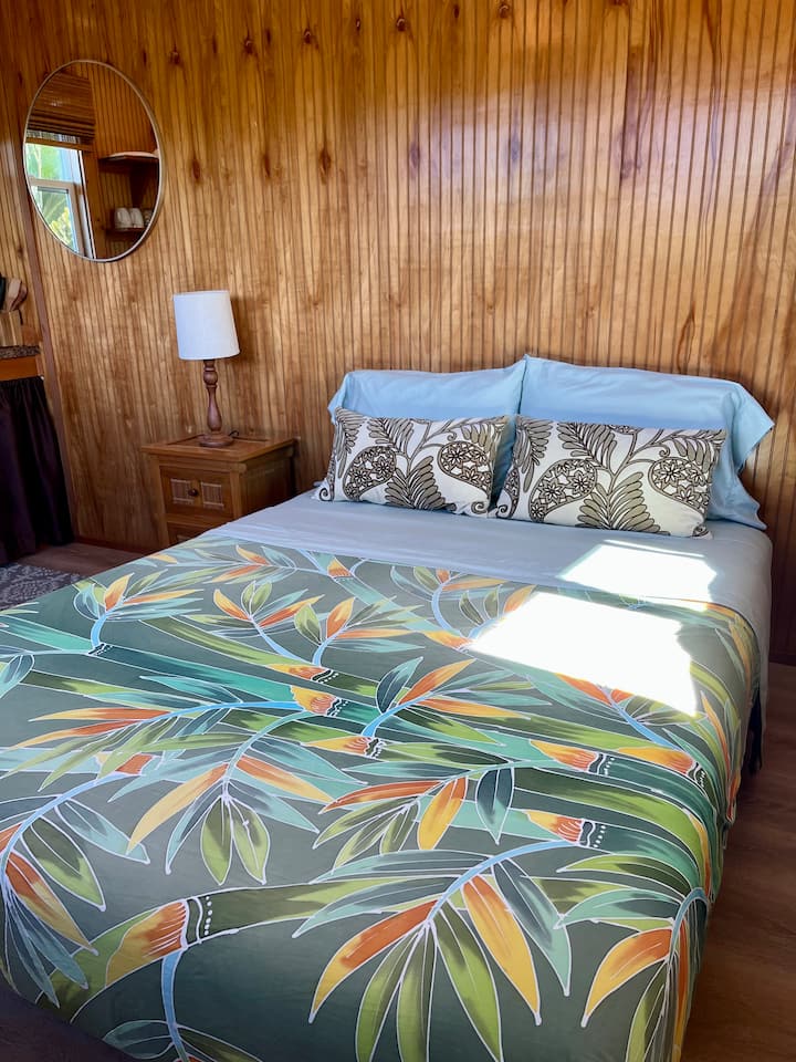 Seaview Retreat - Hawaii Volcanoes National Park, HI