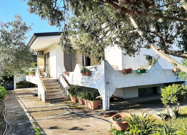 Casa Vacanze Immersa Nel Verde - Girasole